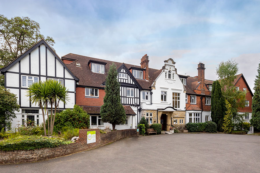 Care Home in Reigate, Surrey | Dungate Manor